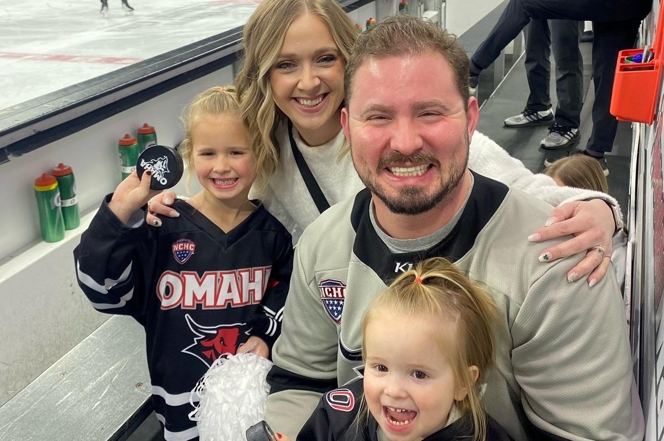 Menke Family Establishes Scholarship for Omaha Hockey Captain — ilumin